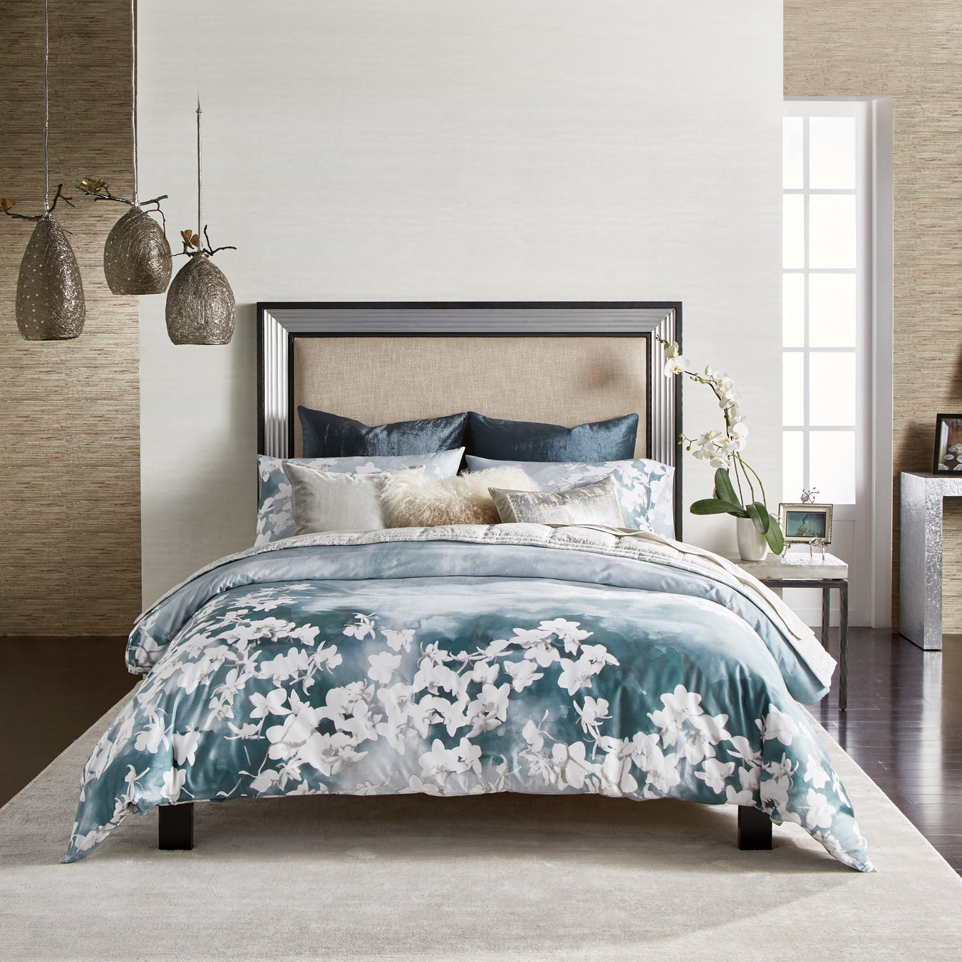 INSIDE: MICHEAL ARAM – decoratd